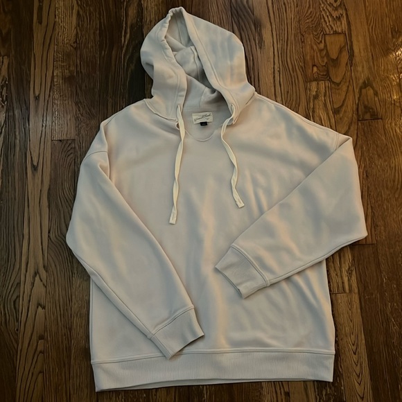 Universal Thread | Sweaters | Universal Threads Hoodie With Cut Out ...